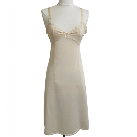 Vintage | Intimates & Sleepwear | Vintage Shadowline Womens Cream ...